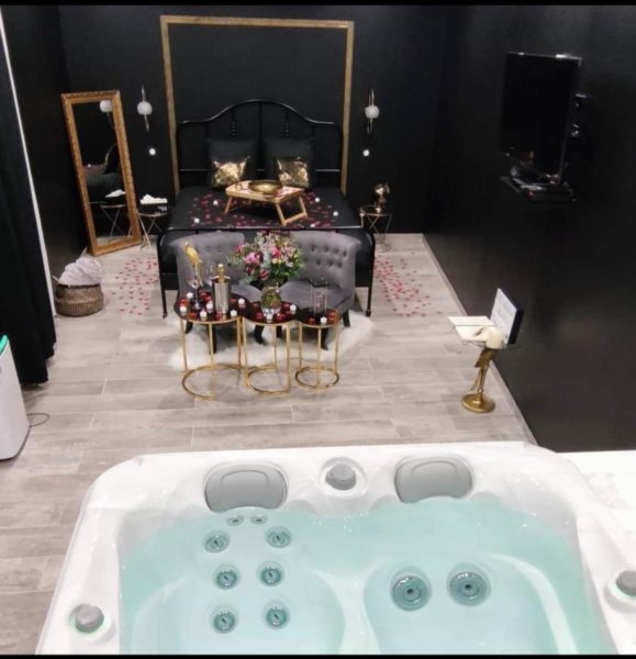 Chambres avec Jacuzzi Privatif à Bordeaux - Top 10 en 2025 - Love Rooms